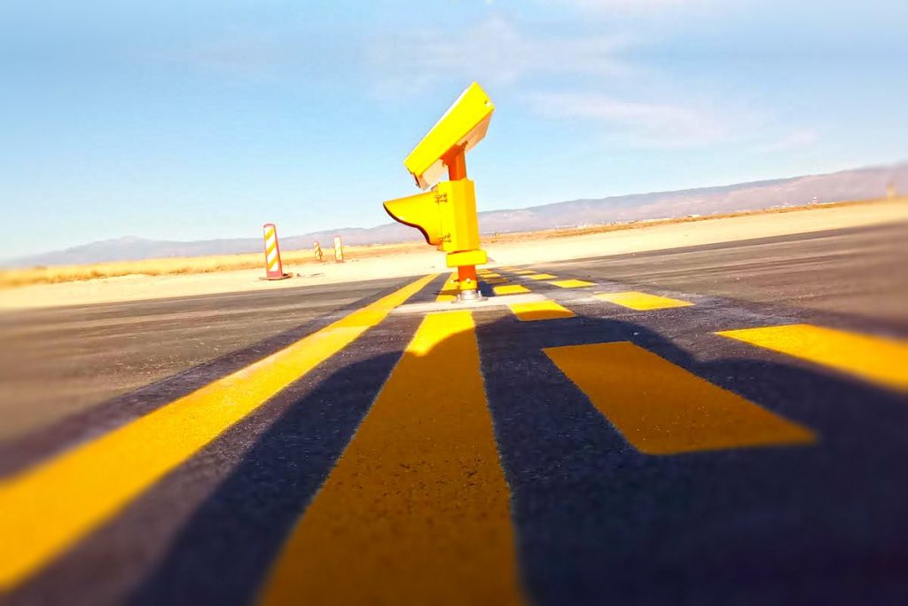 Solar Series Elevated Runway Guard Lights (ERGL) Supplied to US Air ...