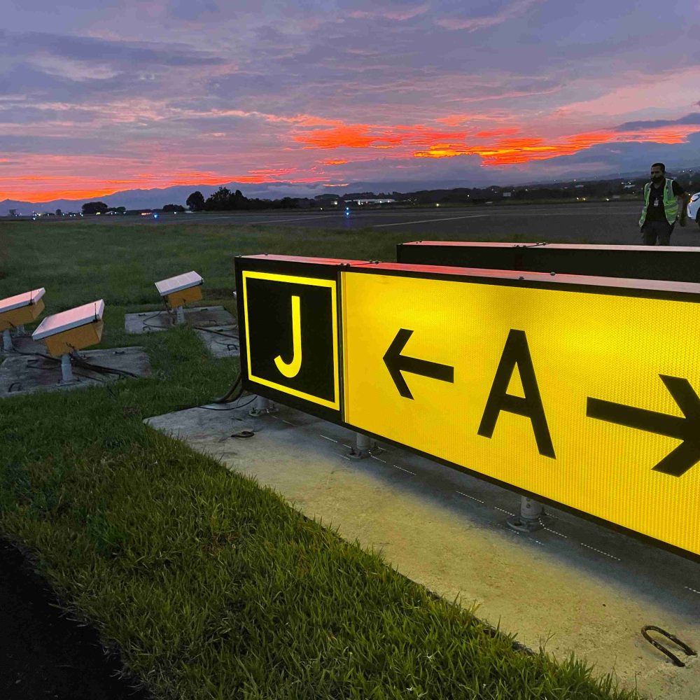 Solar LED Airfield Signs - Aviation Renewables